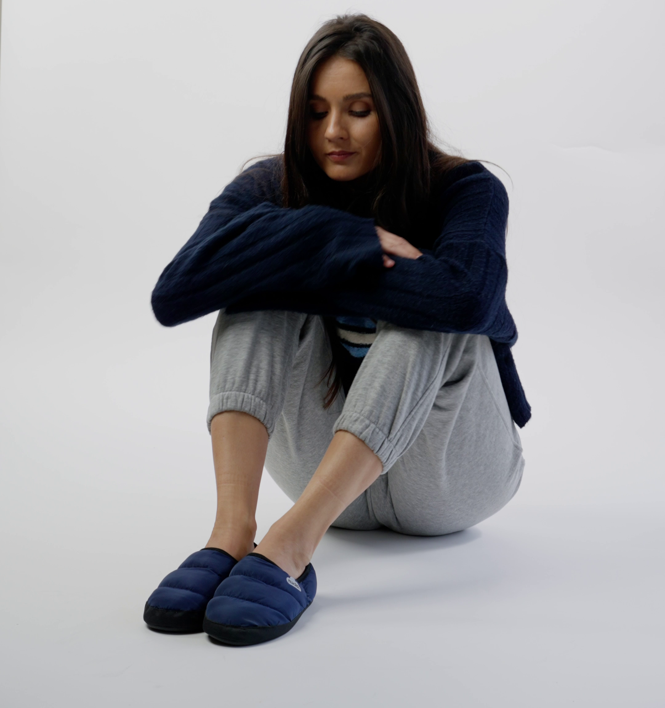 Pantuflas unisex Clásica, en color azul oscuro | Nuvola